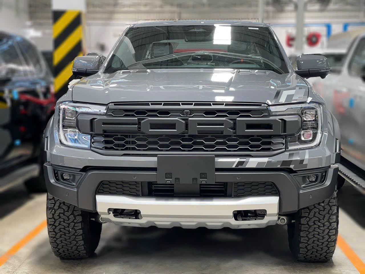 Ford Ranger Raptor 2023 xám
